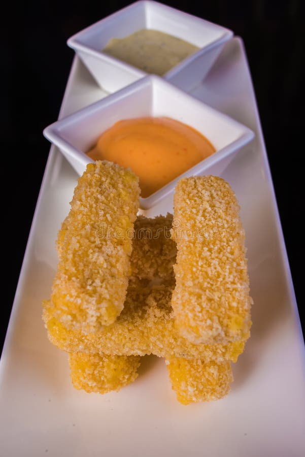 Gebraden kaasbal stock foto. Image of eetbaar, fotografie - 63593664