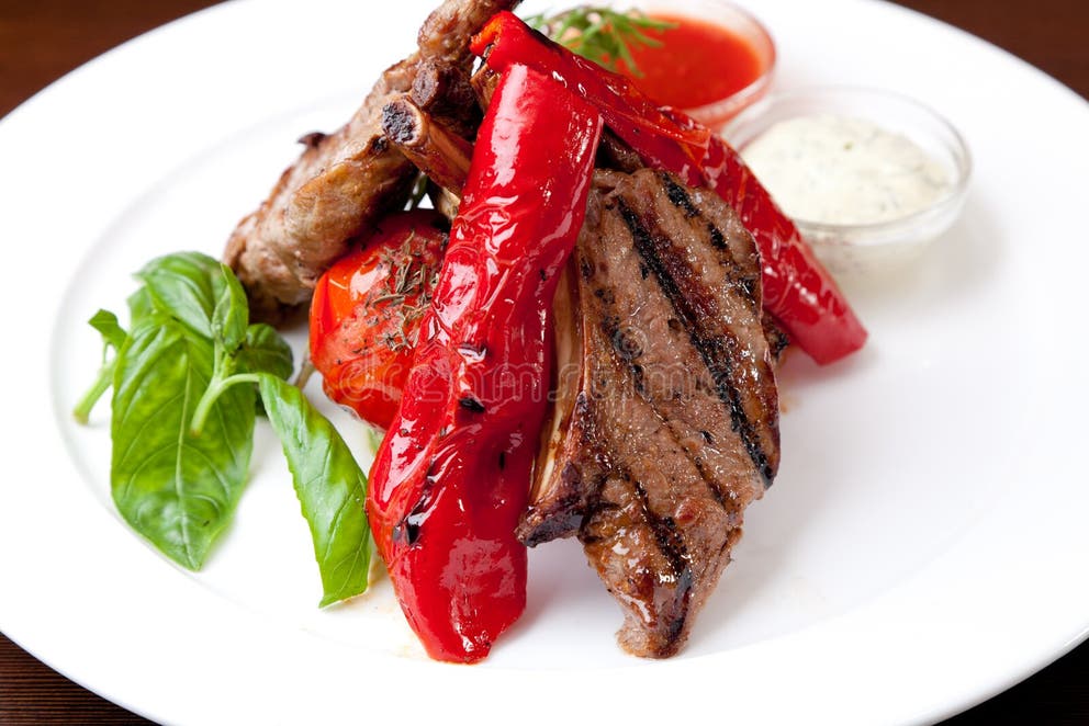 Gebratene Hiebe stockfoto. Bild von lamm, platte, abendessen - 33560268