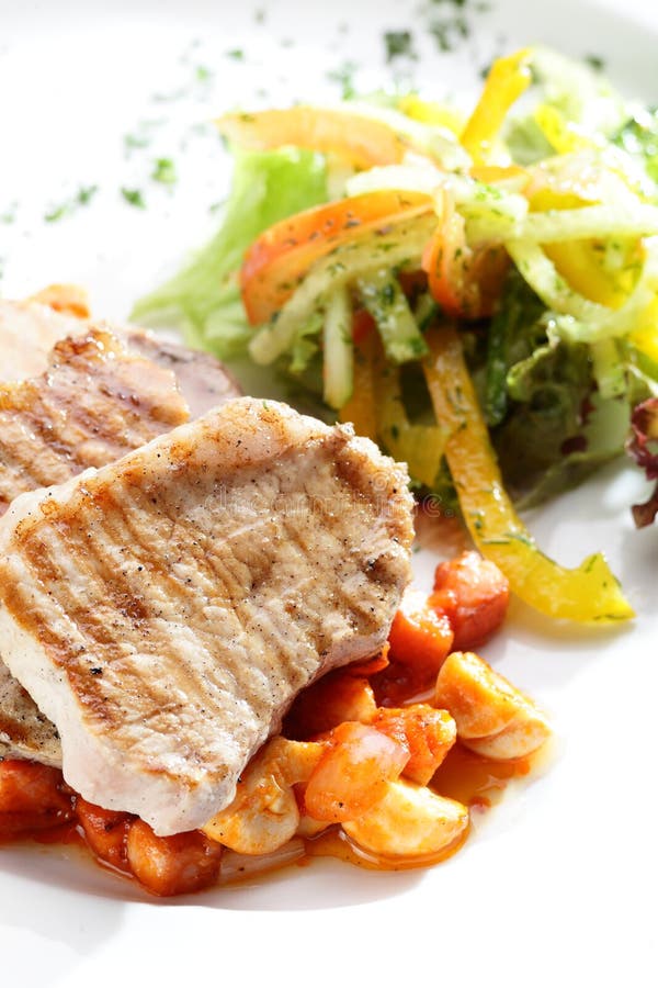 Gebratenes Fleisch Auf Transparentem Teller Stockfoto - Bild von ...