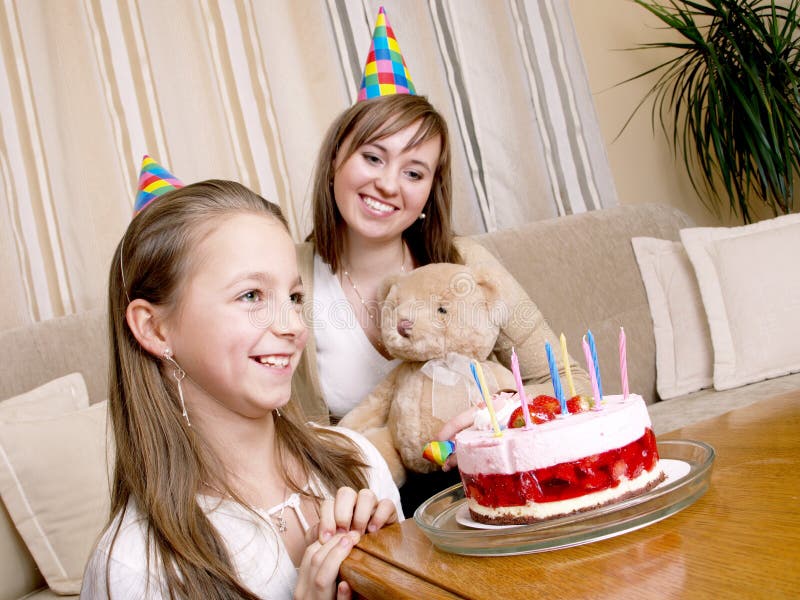 Geburtstagsfeier stockfoto. Bild von nahrung, glück, freude - 3944524