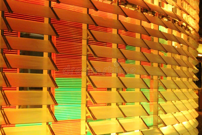 Geel En Rode Leiden Van De Agbartoren Redactionele Stock Foto - Image ...