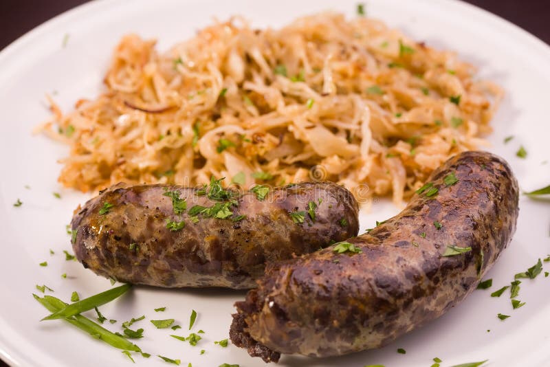 Bayerische Wurst mit Senf stockfoto. Bild von teller - 23290114