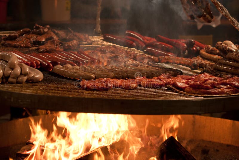 Gegrilltes Fleisch stockbild. Bild von mittagessen, weihnachten - 12225707
