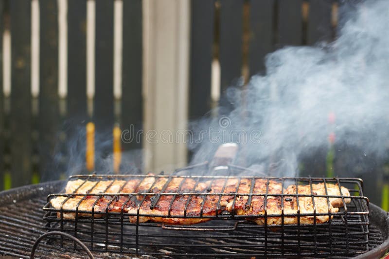 Gegrilltes Fleisch stockfoto. Bild von schweinefleisch - 14526444