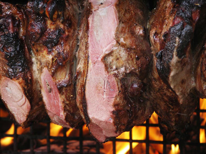 Gegrilltes Fleisch stockfoto. Bild von feuer, hintergrund - 7764068