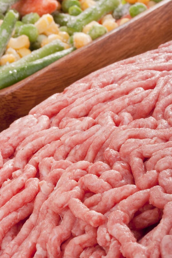 Gehacktes Fleisch stockfoto. Bild von mageres, diät, nahrung - 18364382