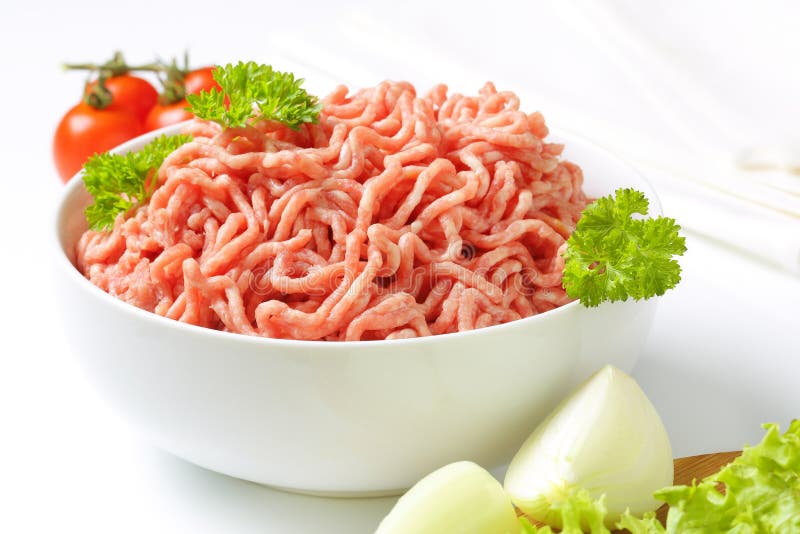 Rohes gehacktes Fleisch stockbild. Bild von vorstand - 16403609