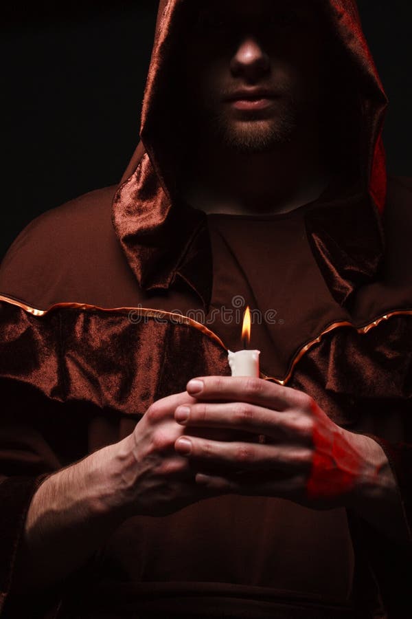 Geheimzinnige Katholieke Monnik Stock Afbeelding - Image of ...