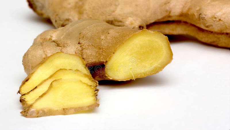 Gehele En Gesneden Gemberwortel Stock Foto - Image of vers, vorm: 12591376