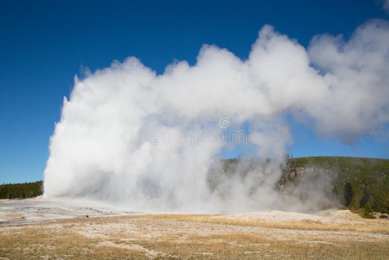 Geiser stock foto. Image of uitbarsting, bassin, bestemming - 109668222