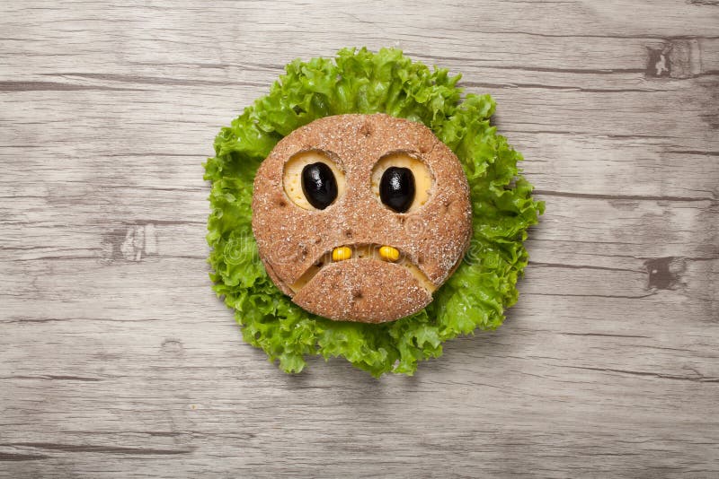 Geist Gemacht Vom Brot Und Vom Salat Stockfoto - Bild von karikatur ...