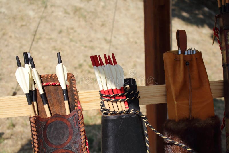 Gekleurde Veren Voor Pijlen in Quiver Stock Foto - Image of gevaarlijk ...