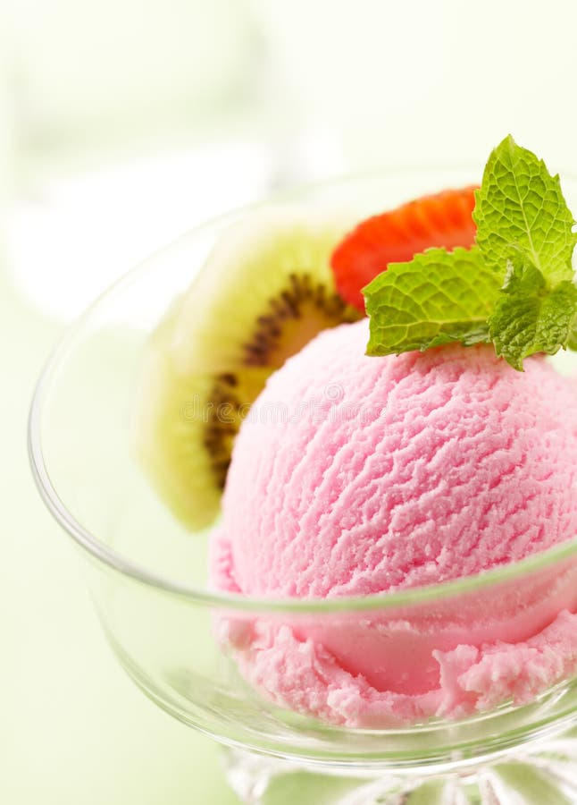 Gelado foto de stock. Imagem de doce, quivi, sobremesa - 15779166