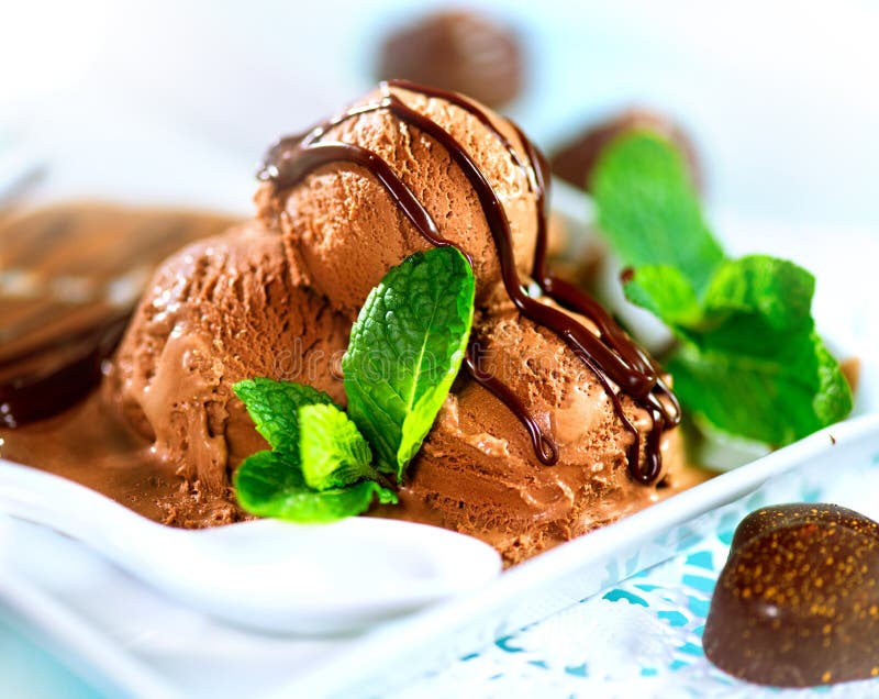 Gelato Del Cioccolato Di Brown Immagine Stock - Immagine di nutrizione ...