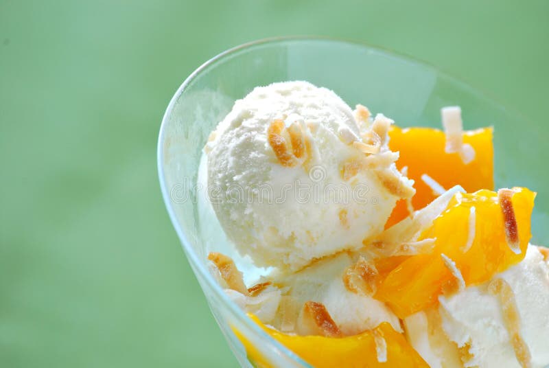 Gelato del coco imagen de archivo. Imagen de crema, tropical - 8119753