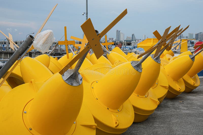 Gelbe Bojen stockfoto. Bild von ufer, inseln, blau, spanien - 44781040