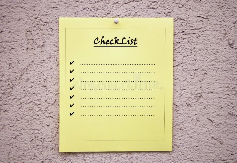 Gelbe leere Checkliste stockbild. Bild von meldung, checkliste - 91538749