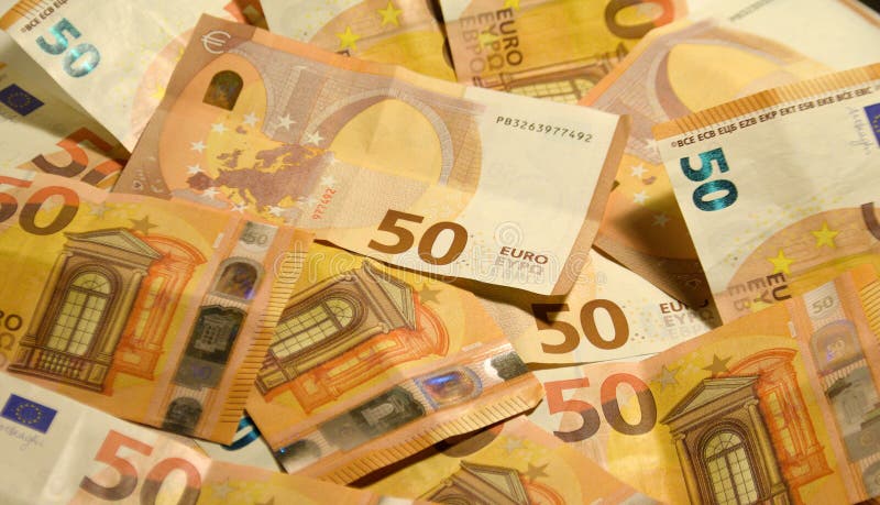 Geld redaktionelles bild. Bild von geld, fülle, wohlstand - 100600200