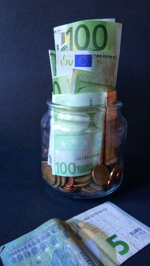 Geld stock afbeelding. Image of goud, munt, geld, financiën - 100601829