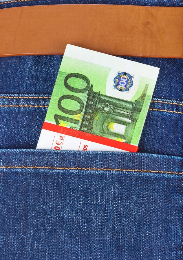 Geld in der Tasche stockfoto. Bild von zahlung, querneigung - 1626588