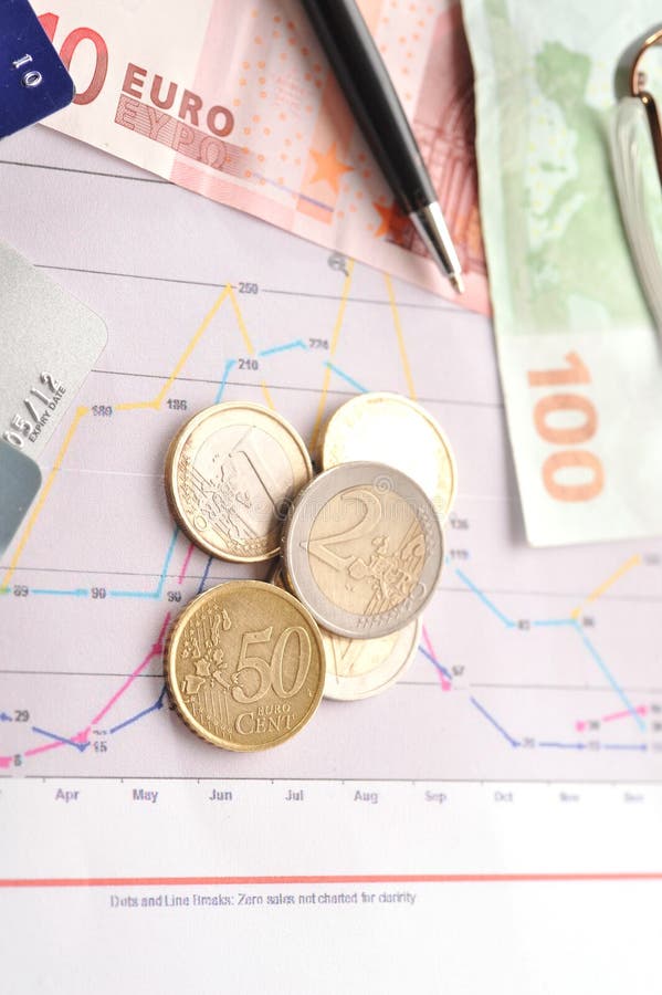 Geld, Finanzdiagramme Und Anderes Material Stockbild - Bild von zeitung ...