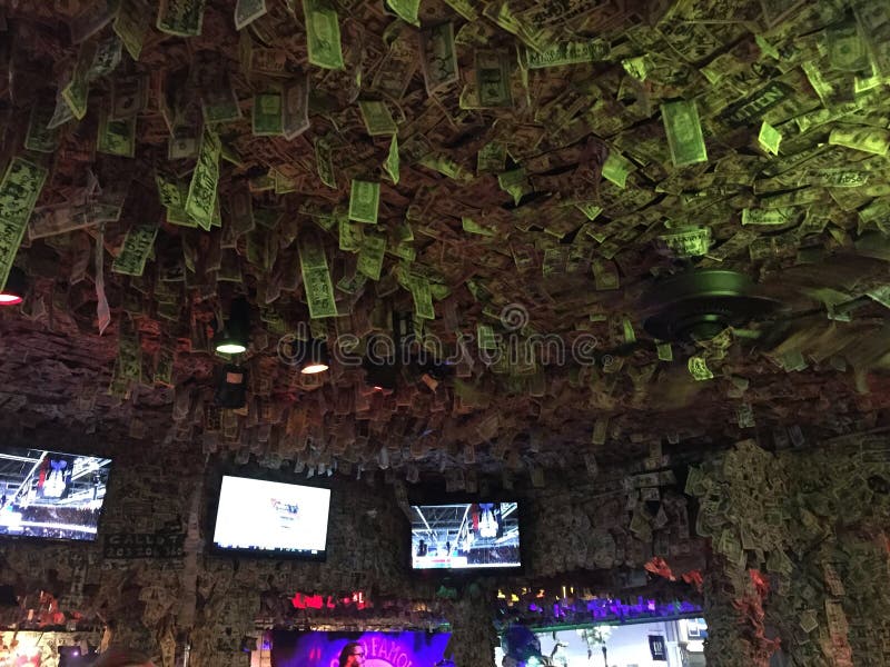 Geld - USD redaktionelles stockfoto. Bild von dollar - 85050313