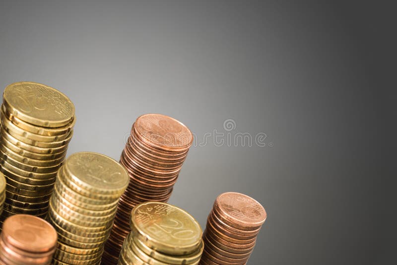 Geldstapel Von Münzen Als Schablone Stockfoto - Bild von symbol, fülle ...