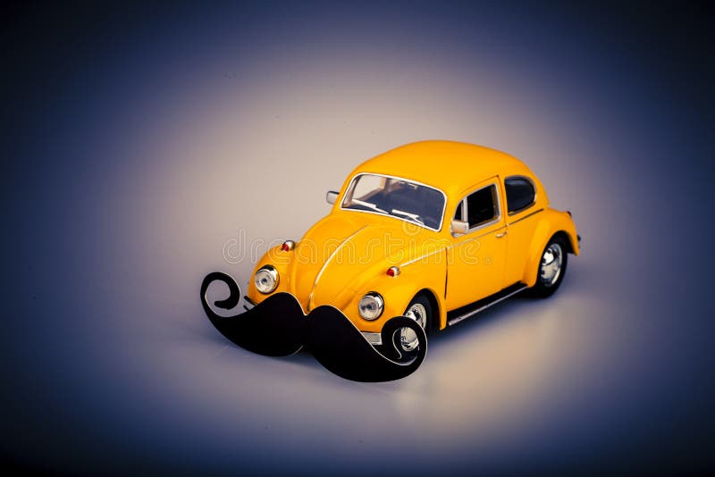 Gele auto, kever op wit stock foto. Image of volkswagen - 70462560