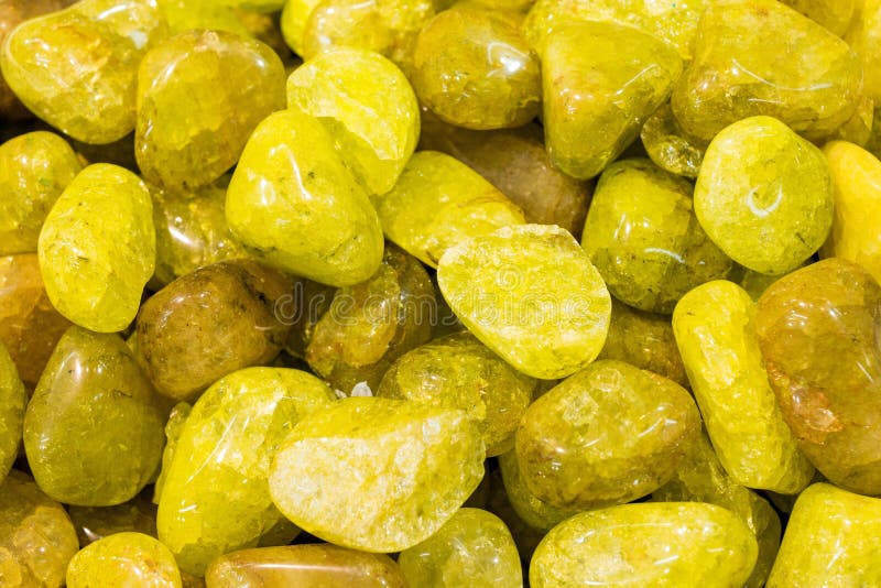 Gele halfedelstenen stock afbeelding. Image of mineraal - 33305219