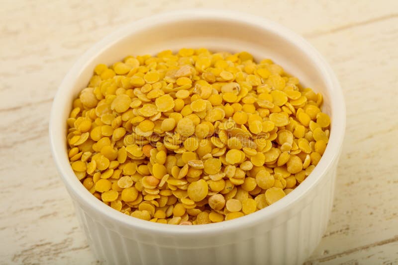 Gele linze stock afbeelding. Image of naughty, korrel - 112234351