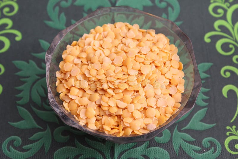 Gele Linzen stock afbeelding. Image of peulvruchten, snack - 66803609