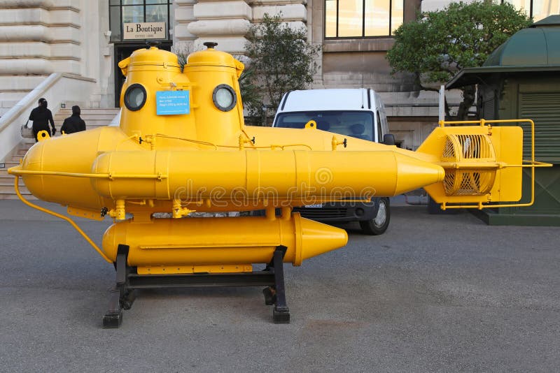 Jacques-Yves Cousteau Bathyscaphe Voor Oceanografisch Onderzoek ...