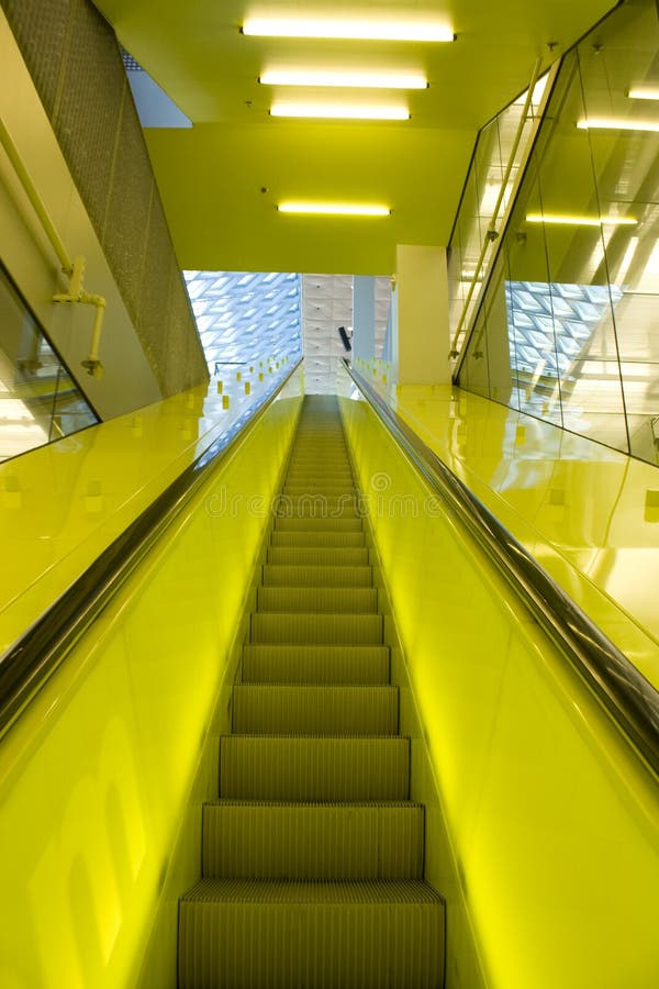 Speciale Roltrap in Moderne Wandelgalerij Voor Mensen Met Stock ...