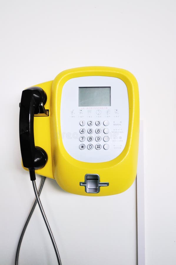 Gele telefoon stock foto. Image of niemand, belangrijk - 15340974