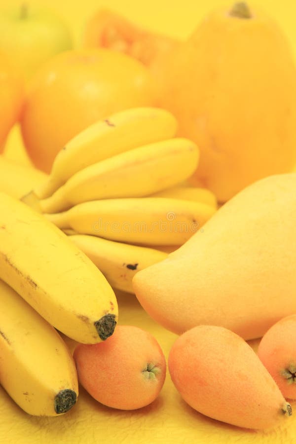 Gele vruchten stock foto. Image of grapefruit, studio - 9281176