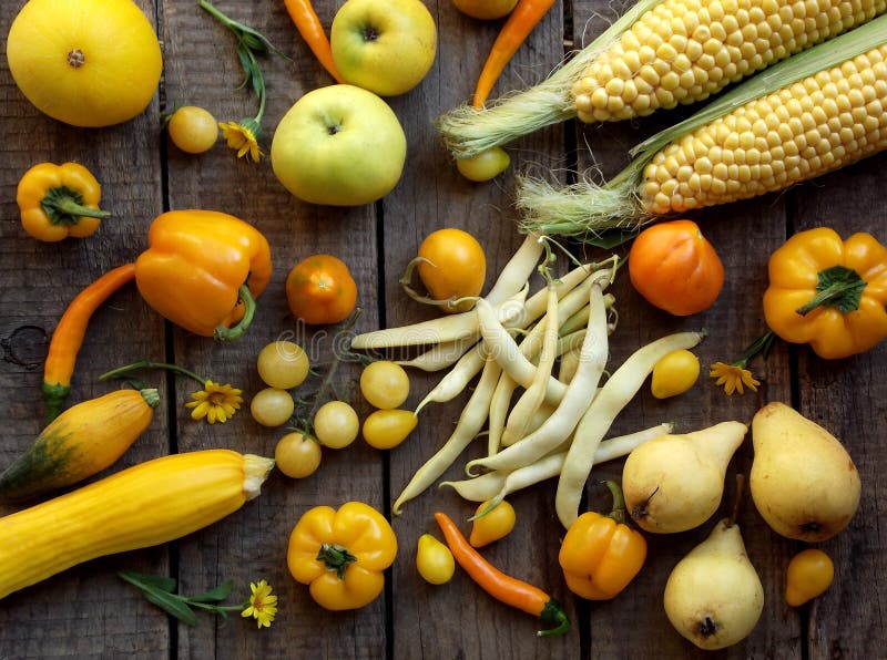 Gele groenten en vruchten stock foto. Afbeelding bestaande uit ...