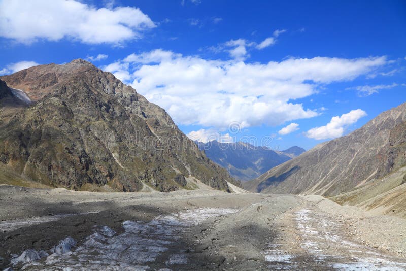 Geleira grande imagem de stock. Imagem de pico, parafuso - 16180431