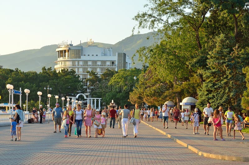 Gelendzhik, Russland redaktionelles foto. Bild von leute - 44700001