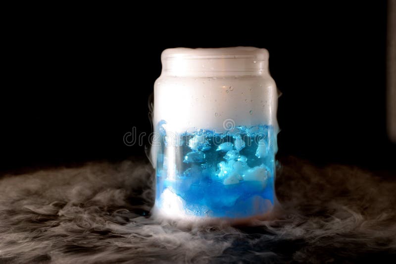 Gelo seco de ebulição foto de stock. Imagem de teste - 34511430