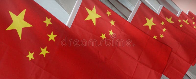 Rode vlaggen, gele sterren stock foto. Afbeelding bestaande uit banner ...