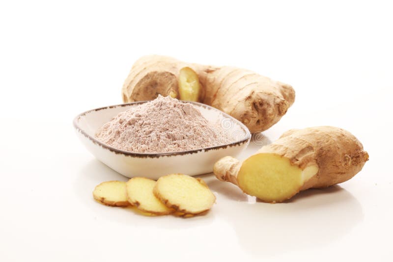 Gemberwortel En Gemberpoeder in De Kom Stock Afbeelding - Image of ...