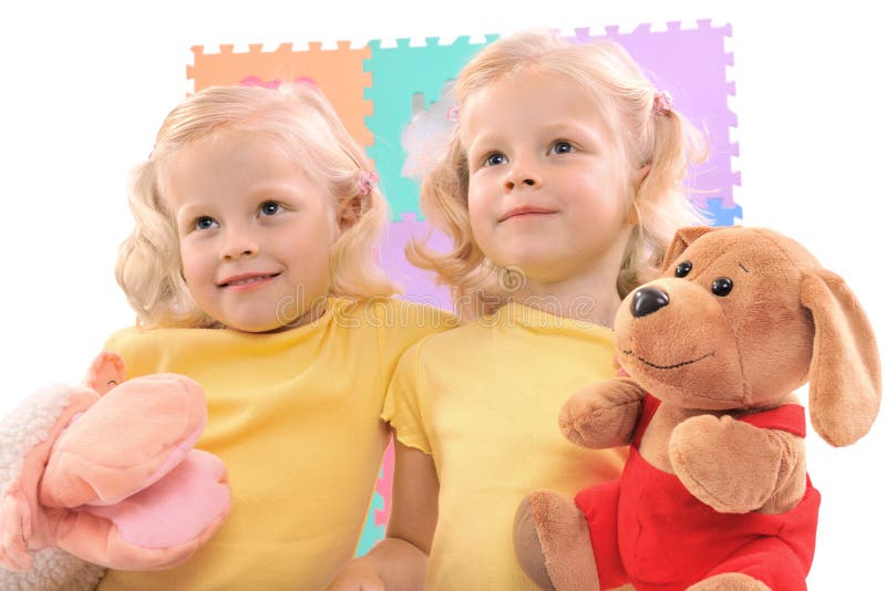 Gemelli immagine stock. Immagine di carino, abbraccio - 10366289