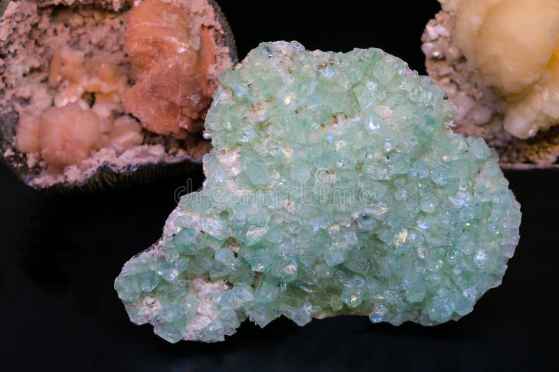 Apophyllite Verde Heulandite, Museo Di Gargoti, Sinner, Maharashtra ...