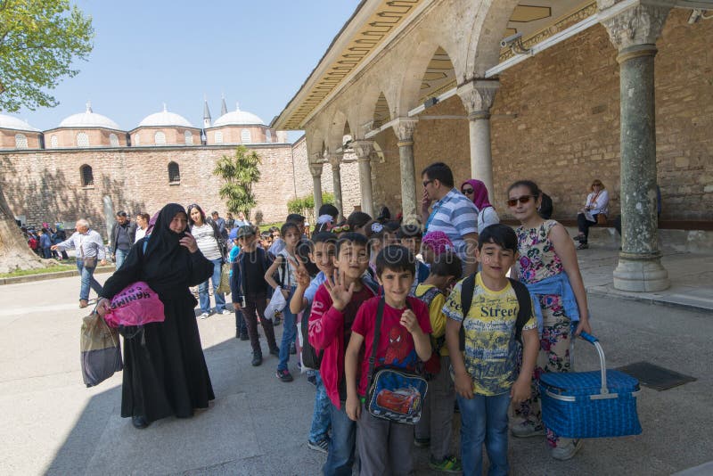 General Shot of Students Visiting Topkapi Museum Editorial Photography ...