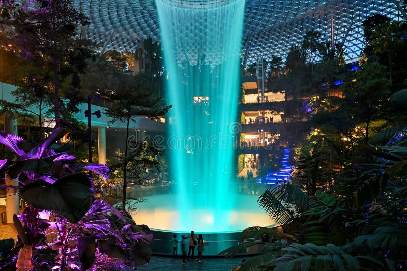 HSBC Rain Vortex Light and Sound Show 2024 Editorial Image - Image of indoor, singapore: 316084870