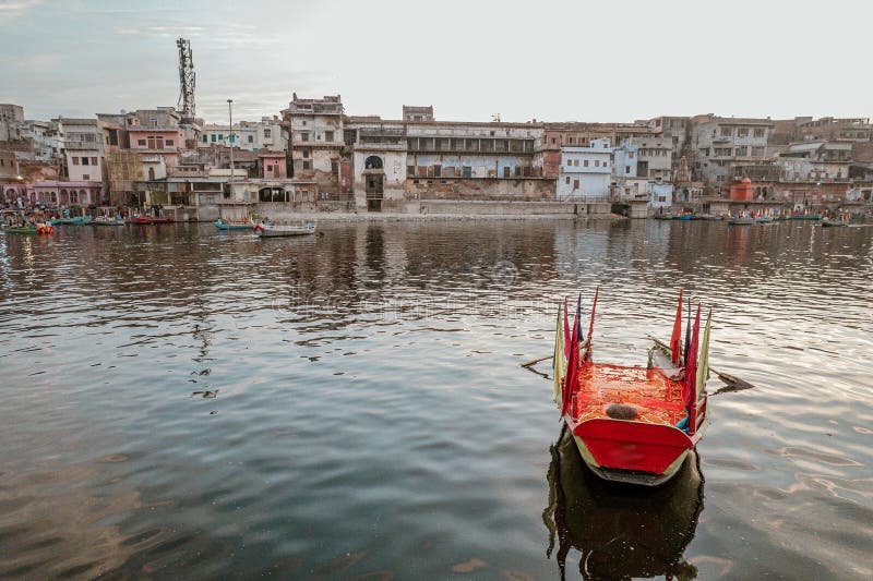Mathura, Uttar Pradesh India: Scene of Vishramghat at Yamuna River Ghat ...