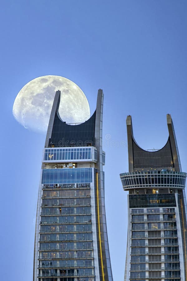 Crescent Tower Lusail Located in Lusail. Editorial Stock Image - Image ...