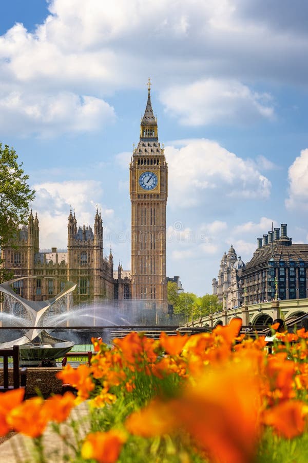Beautiful Summer View of the Big Ben Clocktower in London Editorial ...