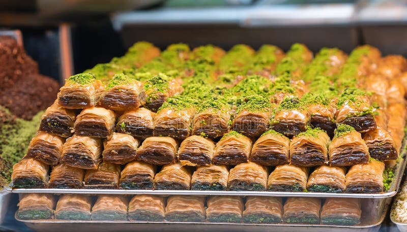 Square Counter Display Box Mockup, Opened and Closed Stock Vector ...