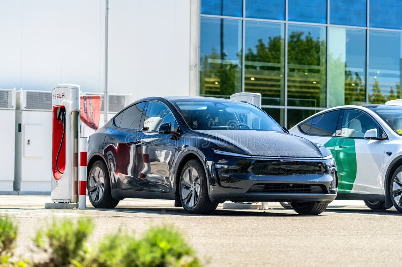 Testa Electric Vehicle Battery Charging Stock Photos - Free & Royalty ...